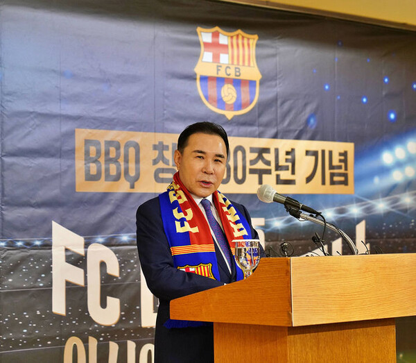 "자사앱 쓰고, 축구직관 가세요" BBQ·bhc·SPC 티켓쏘는 까닭은