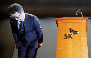 SKT 해킹에 가입자 반발 격화…집단소송 준비·국회 청원 등 나서